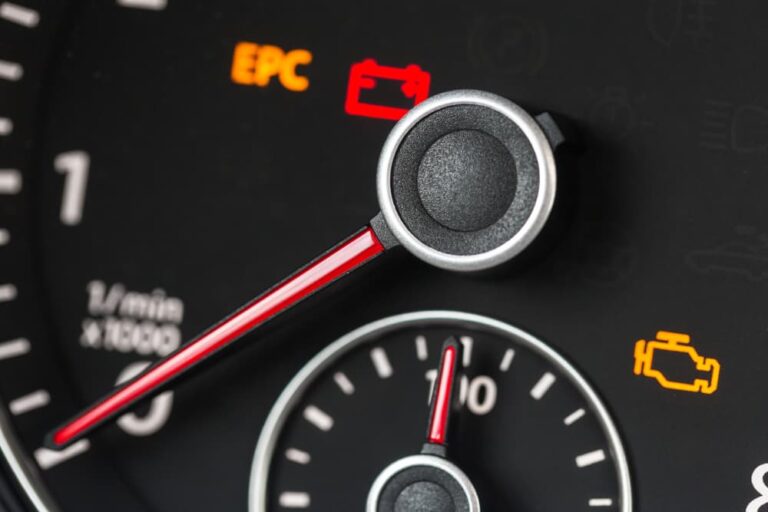 Lampu Injeksi Menyala Terus? Ini Penyebab dan Solusinya - Rotary Auto