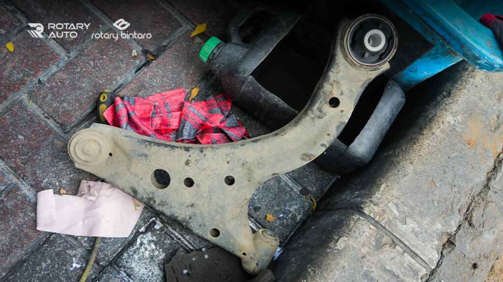 Ketahui Kegunaan Lower Arm dan Cara Perbaikinya - Rotary Auto