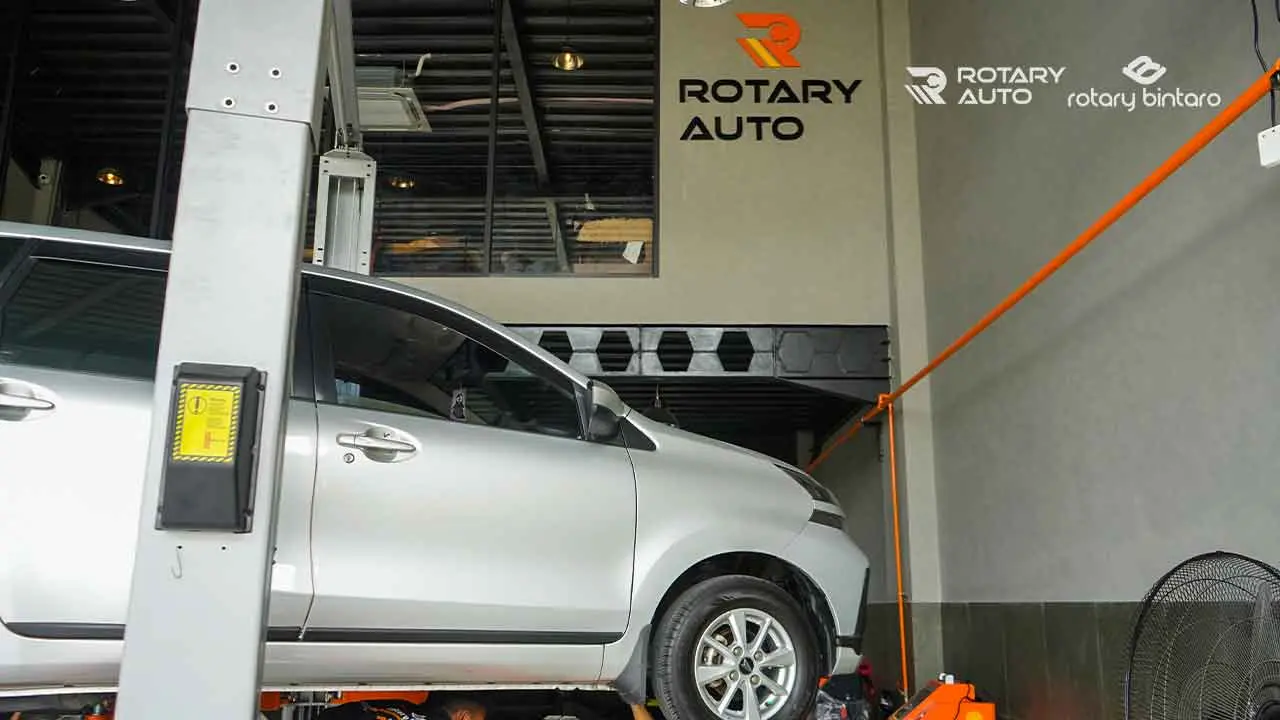 Pentingnya Lift Mobil untuk Sebuah Bengkel Kaki Kaki - Rotary Auto