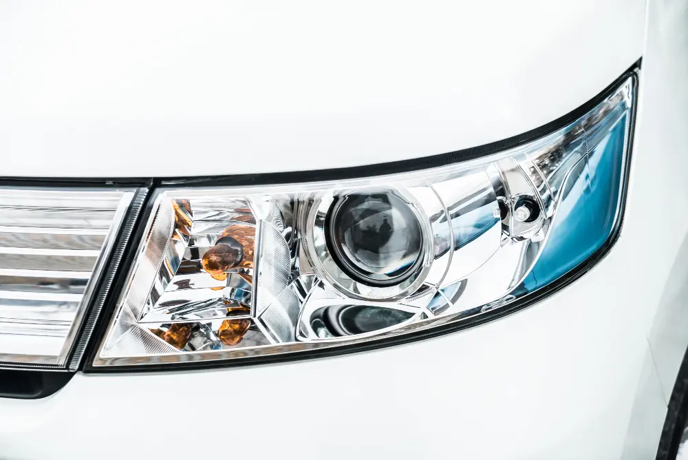 Pentingnya Menggunakan Headlamp Mobil di Jalan Raya - Rotary Auto