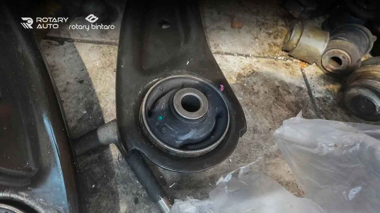 3 Ciri Bushing Arm Pecah yang Wajib Anda Ganti! - Rotary Auto